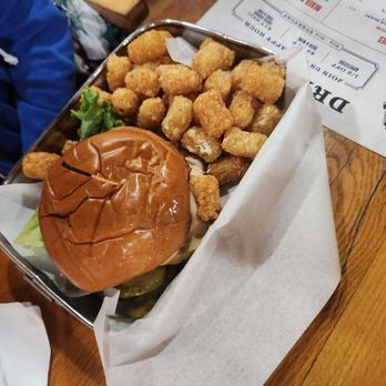 HAMBURGER FACTORY FAMILY RESTAURANT - Updated December 2025 - 781 ...