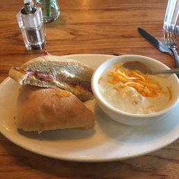 FINICKY FRANKS - 79 Photos & 99 Reviews - 9520 Calhoun Rd, Omaha ...