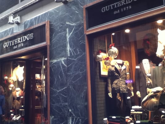 GUTTERIDGE - Updated July 2025 - 16 Reviews - Via chiaia 188, Napoli ...
