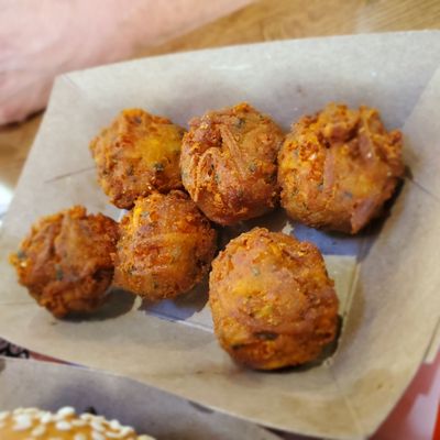 THE FLYING ELBOW - Updated June 2025 - 98 Photos & 43 Reviews - 229 N ...