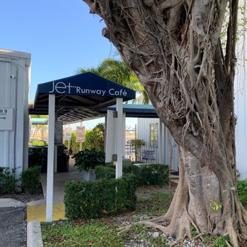 JET RUNWAY CAFE - Updated April 2025 - 1746 Photos & 925 Reviews - 5540 ...