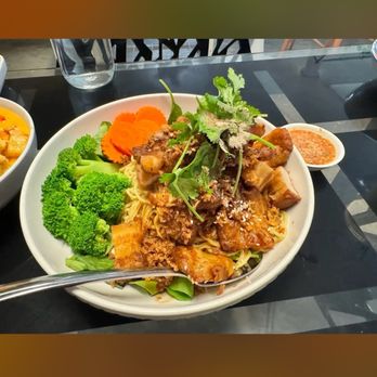 KIN THAI - Updated October 2025 - 153 Photos & 192 Reviews - 207 W 8th ...