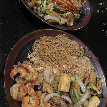 ITHACA SUMO JAPANESE HIBACHI AND SUSHI - Updated December 2025 - 267 ...