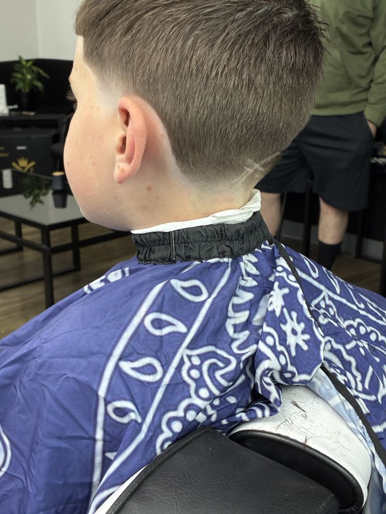 ELIJAH “THE OFFICIAL” BARBER - Updated December 2025 - 21 Photos - 3000 ...