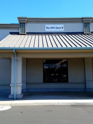 THE UPS STORE - Updated May 2025 - 40 Photos & 48 Reviews - 153 E ...