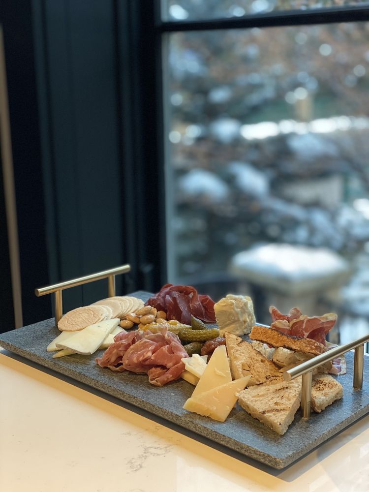 SLOPE ROOM - 131 Photos & 69 Reviews - American (New) - 352 E Meadow Dr ...