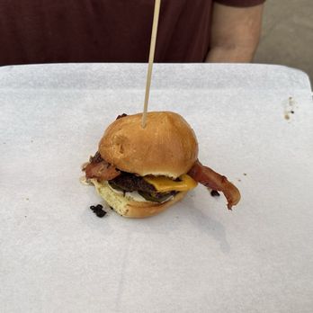 OMG BURGERS & BREW - Updated August 2024 - 278 Photos & 328 Reviews ...