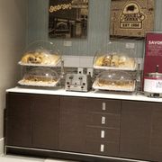 HAMPTON INN & SUITES ATLANTA BUCKHEAD PLACE - 137 Photos & 21 Reviews ...