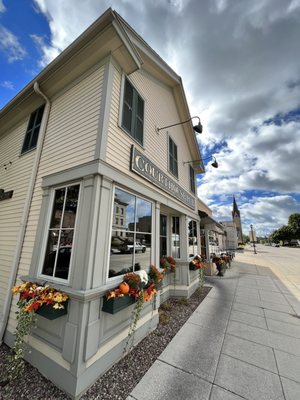 COURTHOUSE PUB - Updated June 2026 - 300 Photos & 319 Reviews - 1001 S ...