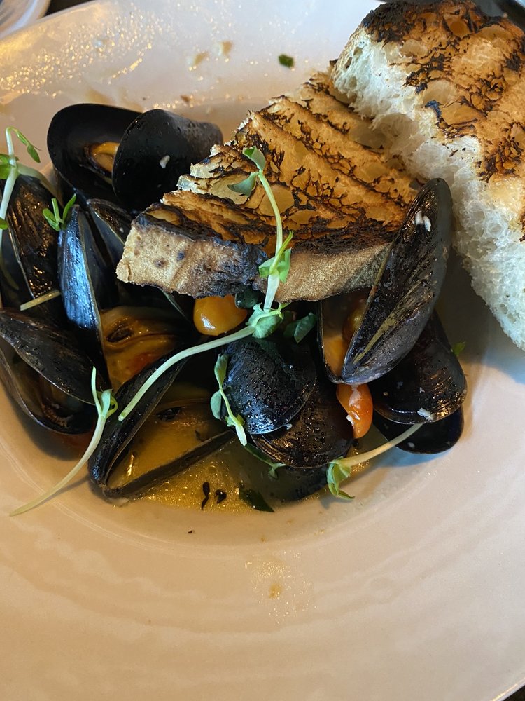 THE TWISTED PIG - Updated October 2024 - 19 Reviews - 1 Lock St, St ...