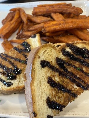 IRON & ALE LYNCHBURG TAP AND TABLE - Updated June 2024 - 215 Photos ...