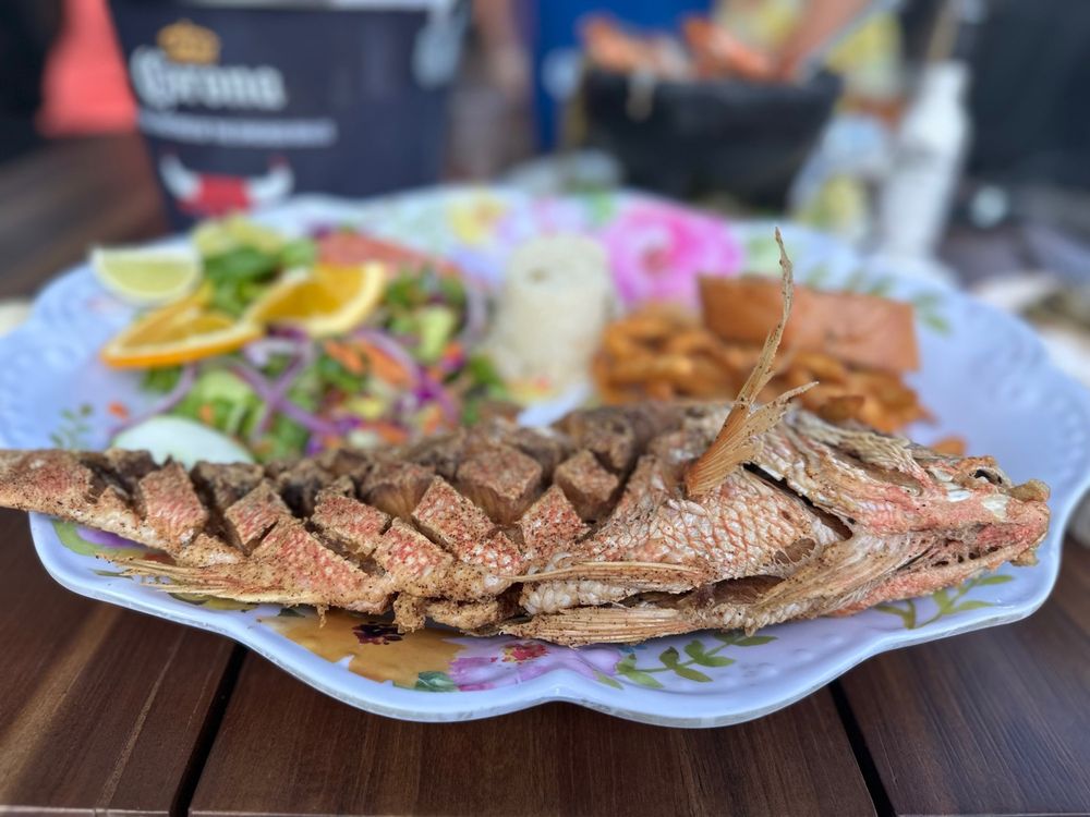 MARISCOS PLAYA AZUL - Updated October 2025 - 43 Photos - 27 Reviews ...