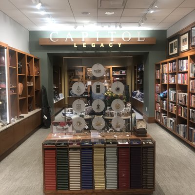 TEXAS CAPITOL GIFT SHOP - Updated November 2024 - 20 Photos - 1400 N ...