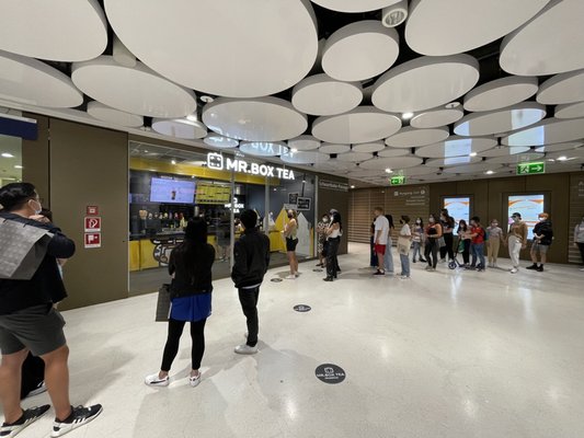 MR. BOX TEA - Updated August 2025 - Karlsplatz 1, München, Bayern ...