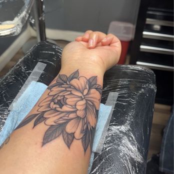 BLVD TATTOO STUDIO AND PIERCINGS - Updated October 2025 - 33 Photos ...