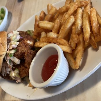 MUNI - Updated June 2024 - 127 Photos & 49 Reviews - 316 Delaware St ...