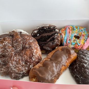 THOMAS DONUT & SNACK SHOP - Updated December 2024 - 600 Photos & 922 ...