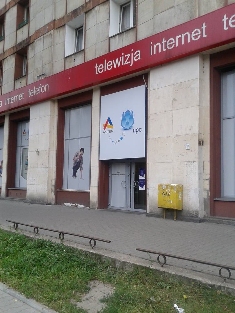 PUNKT UPC - Updated May 2024 - Plac Hallera, Praga Północ, Poland ...