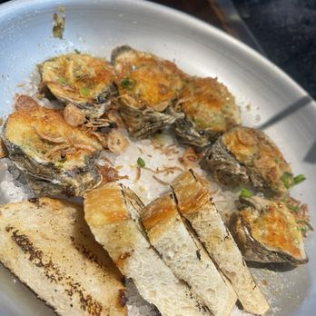 TRAVELER’S TABLE - Updated July 2024 - 5703 Photos & 1955 Reviews - 520 ...