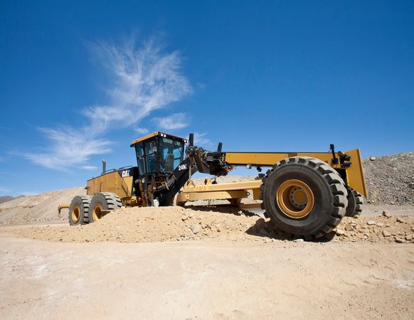 FABICK CAT - Updated December 2025 - 16 Photos - 2818 Mid Valley Dr, De ...