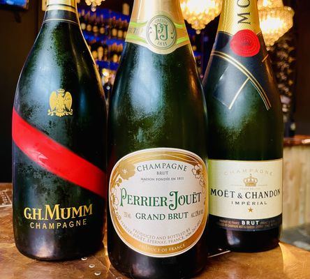 THE RAVEN SEATTLE - Updated September 2025 - 29 Photos & 15 Reviews ...