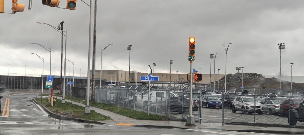 JFK INTERNATIONAL AIRPORT JFK CELL PHONE LOT - Updated July 2024 - 40 ...