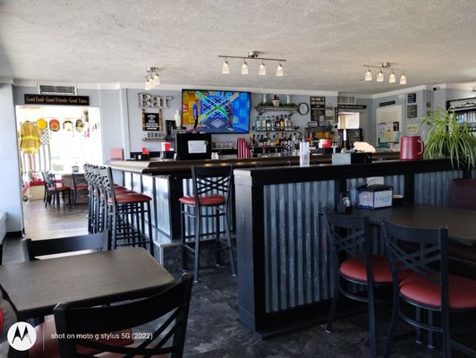 MS. B’S RESTAURANT AND PUB - Updated October 2025 - 723 E 8th St ...