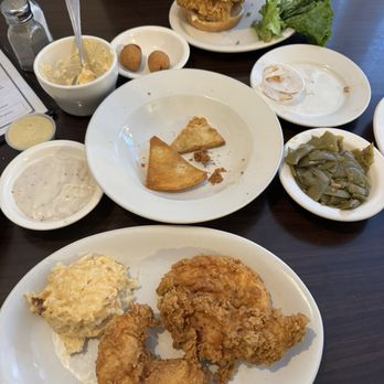 SOUTHERN CHARM RESTAURANT - Updated February 2025 - 556 Photos & 720 ...