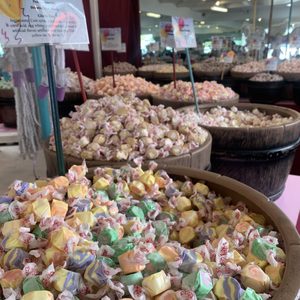 CAROUSEL TAFFY - 88 Photos & 79 Reviews - 845 Embarcadero, Morro Bay ...