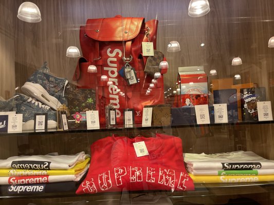 LACED - Updated October 2025 - 35 Photos & 56 Reviews - 100 Huntington ...