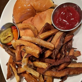 COLUMBUS INN - Updated July 2025 - 211 Photos & 210 Reviews - 2216 ...