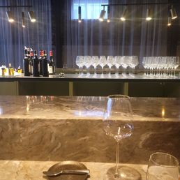 EBBE - Updated October 2025 - 230 Photos & 43 Reviews - 1202 N Franklin ...