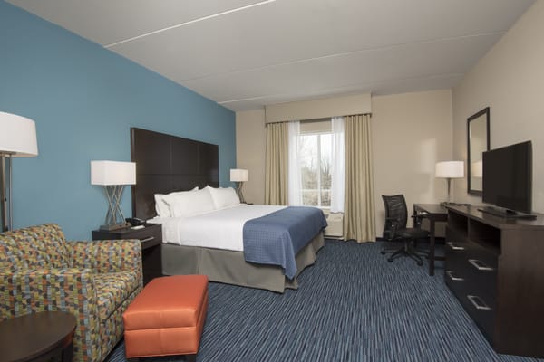 HOLIDAY INN INDIANAPOLIS AIRPORT - 67 Photos & 39 Reviews - 8555 ...