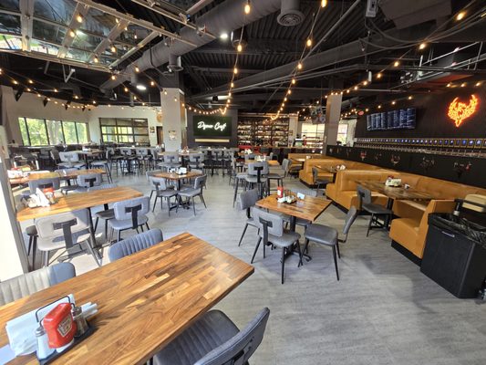 THE PHOENIX TAPROOM & KITCHEN - Updated December 2024 - 34 Photos & 11 ...