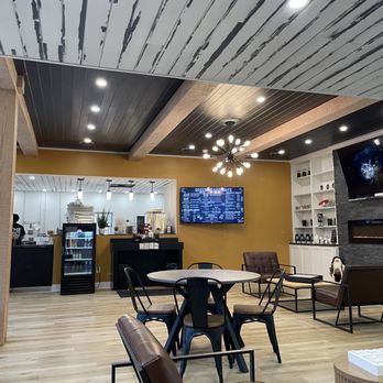 QUEEN BEANS CAFE - Updated October 2025 - 76 Photos & 38 Reviews - 900 5th Ave, Coraopolis ...