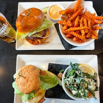 CYPRESS MOUNTAIN CRAZY RAVEN BAR AND GRILL - Updated December 2025 - 79 ...