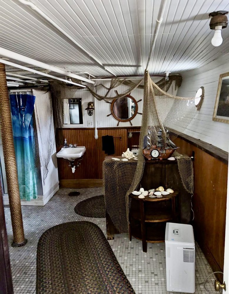 EDMUND B GUSTORF BOATHOUSE - Updated October 2025 - 17 Photos - 3138 N ...