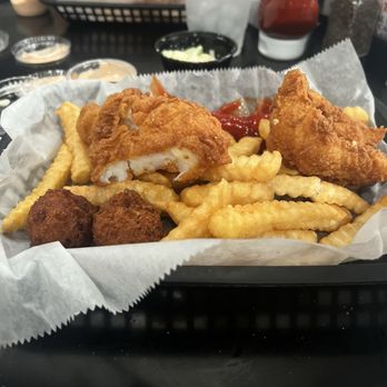 DOCKSIDE SEAFOOD RESTAURANT - Updated January 2025 - 2388 Photos & 1596 ...