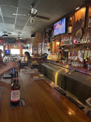 CORNER PUB - Updated November 2025 - 17 Reviews & 10 Photos - 105 W ...