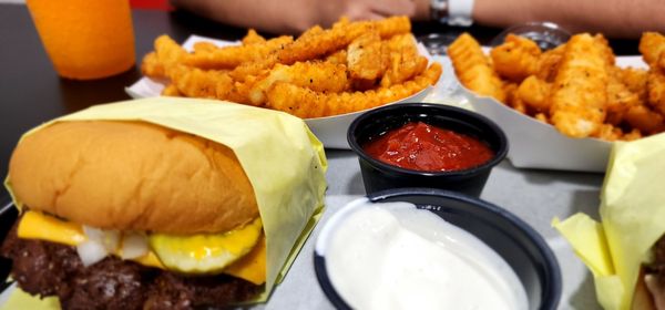 PRETTY GOOD BURGER - Updated December 2025 - 108 Photos & 157 Reviews ...