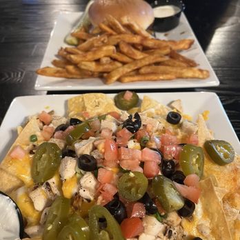 FLOWING TIDE PUB 10 - Updated December 2025 - 102 Photos & 87 Reviews ...