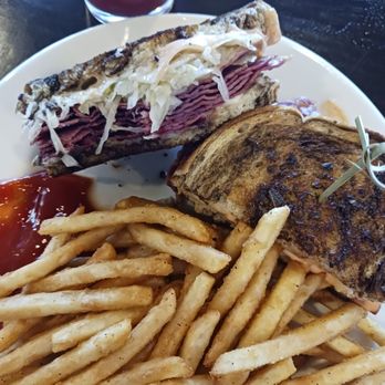 HARVEY’S RESTAURANT - Updated December 2025 - 17 Photos & 29 Reviews ...