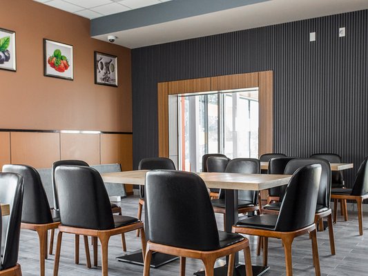 KC INN - Updated April 2025 - 11 Photos - 1600 NE Parvin Rd, Kansas ...