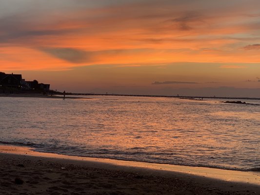 WILLOUGHBY BEACH - Updated September 2025 - 20 Photos - 11th View St ...