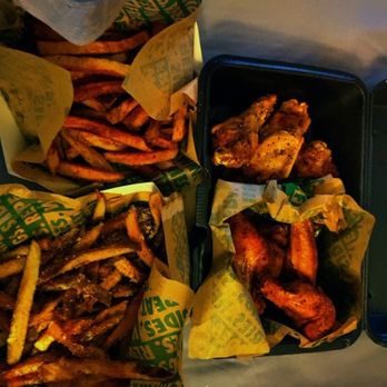 WINGSTOP - Updated June 2024 - 160 Photos & 282 Reviews - 5045 W ...
