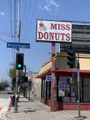 MISS DONUTS - Updated May 2024 - 139 Photos & 94 Reviews - 2520 S ...