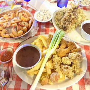 KING’S INN - Updated January 2025 - 152 Photos & 227 Reviews - 1116 E ...