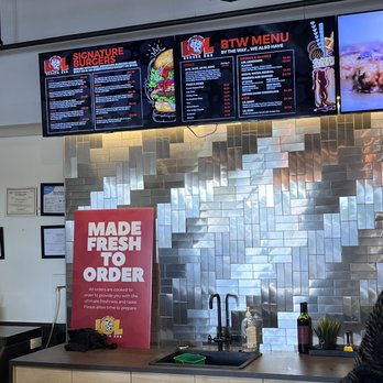 LOL BURGER BAR - Updated December 2024 - 31 Photos & 39 Reviews - 2080 ...