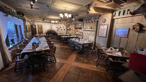 EDELWEISS GERMAN RESTAURANT - Updated August 2025 - 1194 Photos & 1327 ...