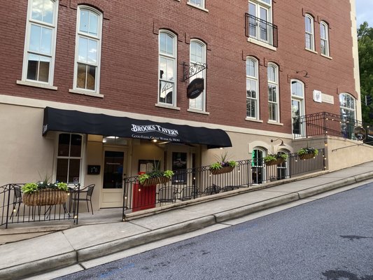 BROOKS TAVERN - Updated October 2025 - 28 Photos & 52 Reviews - 10 Oak ...